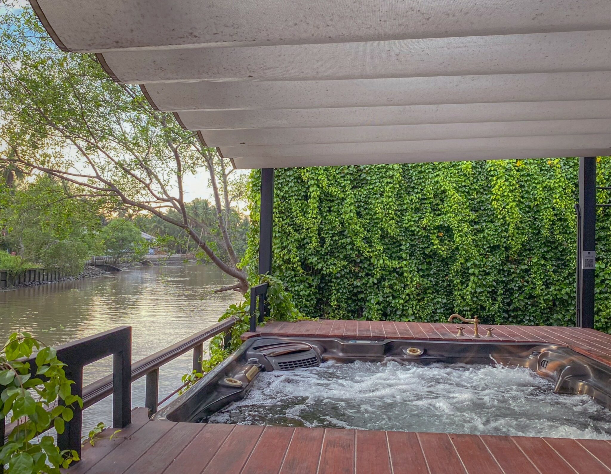 Resort zone – ดำเนินพวา